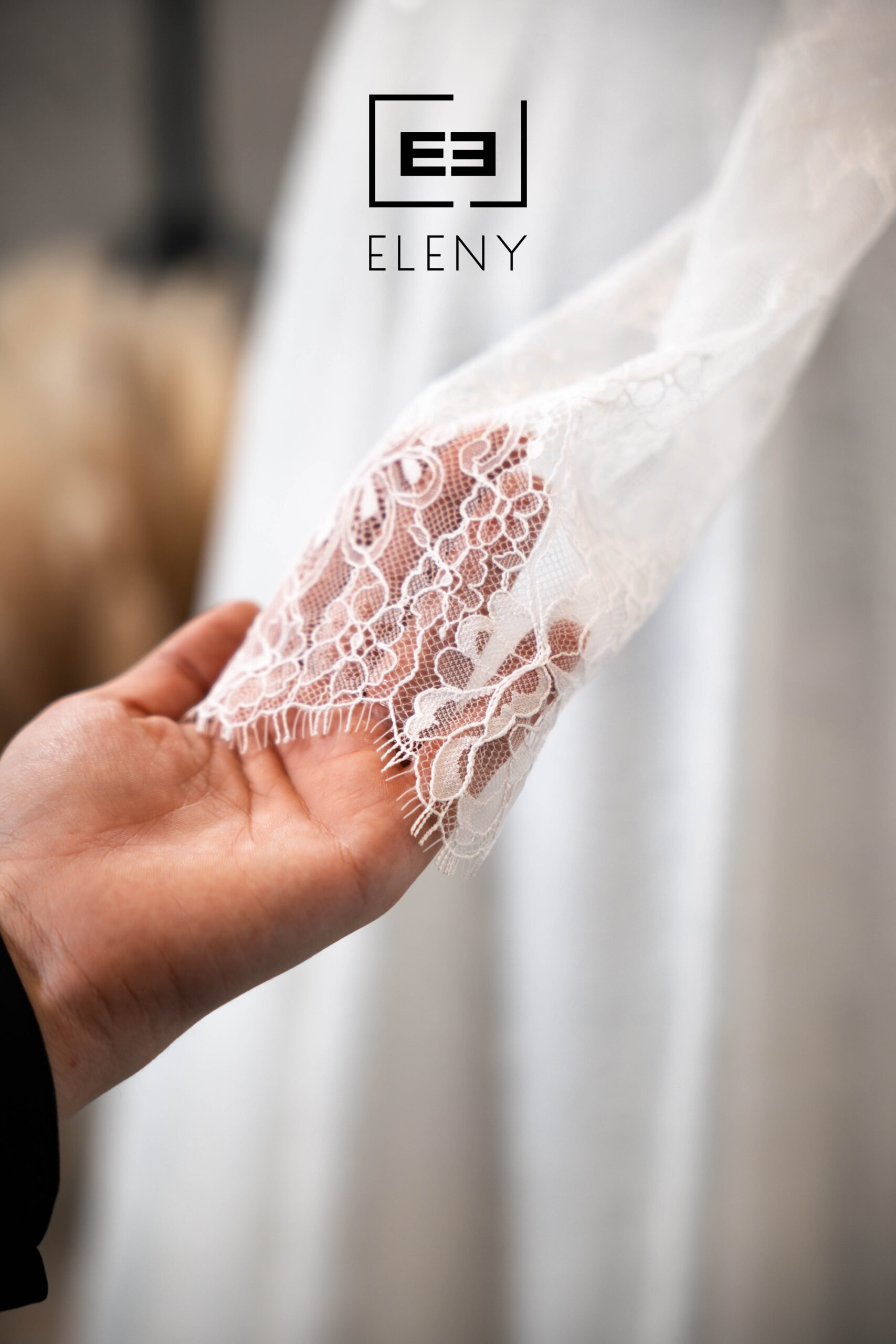 Rochie de mireasă din dantelă Chantilly cu guler înalt, mâneci lungi și ...